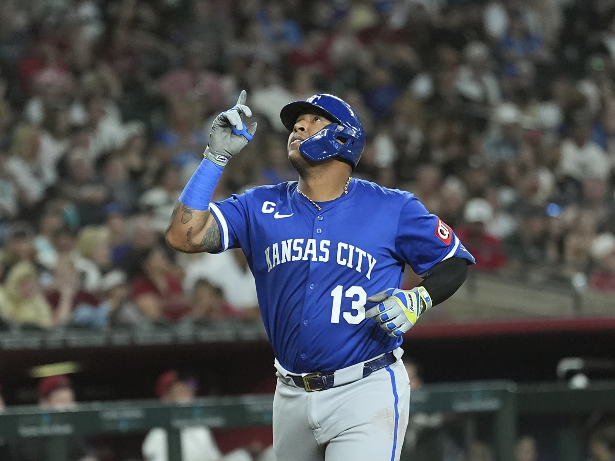 Salvador Pérez igualó a Bob Abreu - Líder en deportes