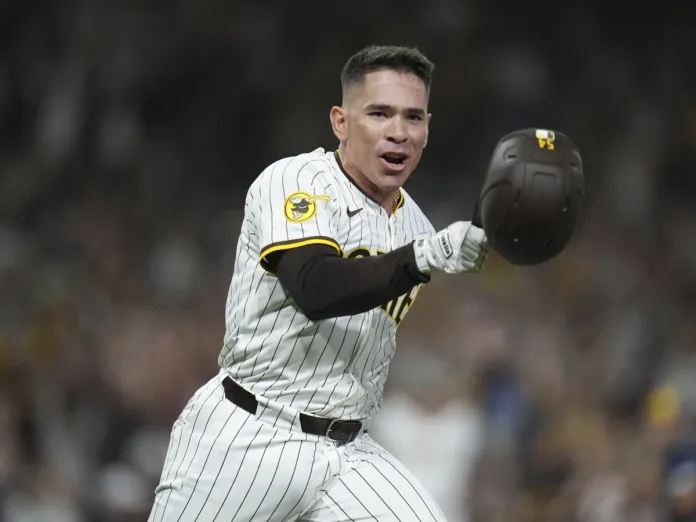 Con jonrón Freddy Fermín da la victoria a Padres - Líder en deportes